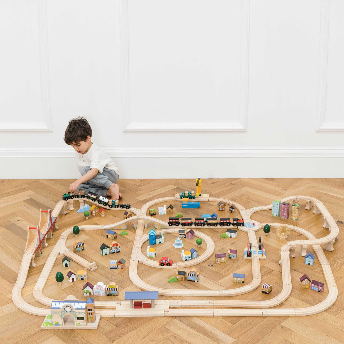 180 Piece Royal Express Train Set | Kids Railway Toy | Le Toy Van Inc ...
